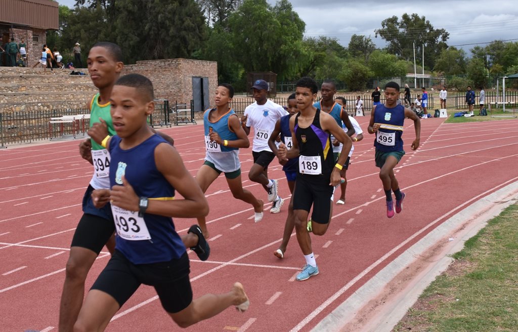 Witwarm atletiek met ASWD en Eden-atletiekkampioenskappe vir hoërskole ...