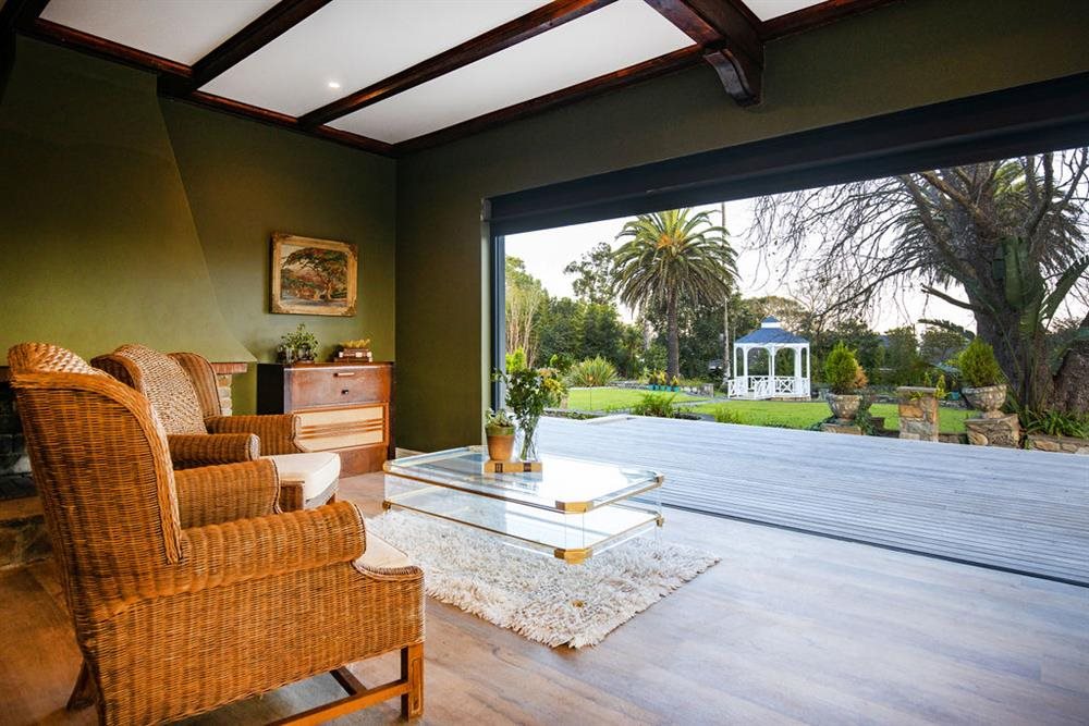 Hawthorne Boutique Hotel | George Herald