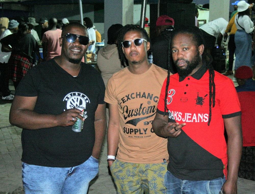 New Year's show at Emcimbini, Thembalethu | George Herald