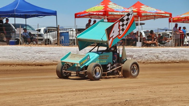 Stof en modder getem | George Herald