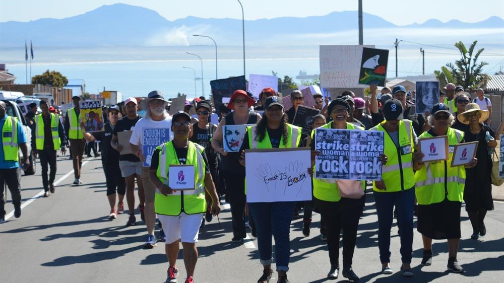 Vroue, kinders, mans deel van optog | Mossel Bay Advertiser