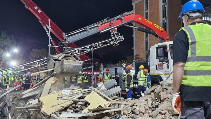 Update on Building Collapse: 33 people retrieved 30 hours into rescue ...