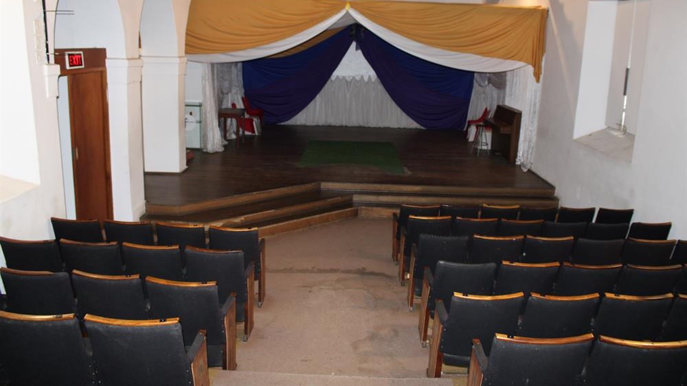 Emile Minnie's show the first fundraiser for old theatre | George Herald