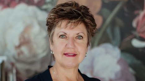 Sonja Smith vir begrafnisse met sorg, deernis en waardigheid | George ...