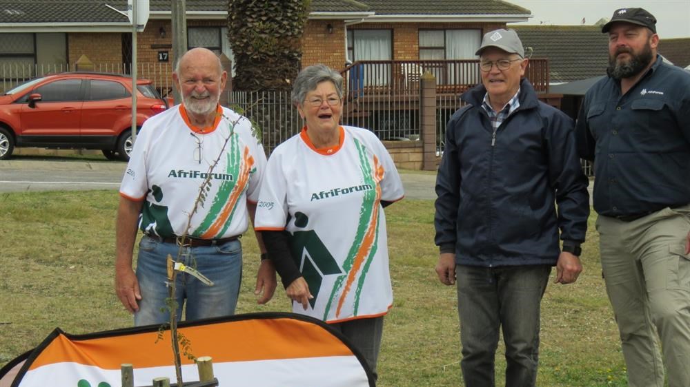 AfriForum en MM plant saam bome | Mossel Bay Advertiser