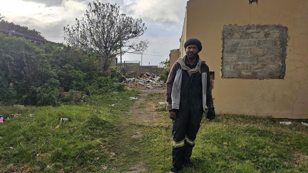 Sea View-inwoner raap vullis om te oorleef | George Herald
