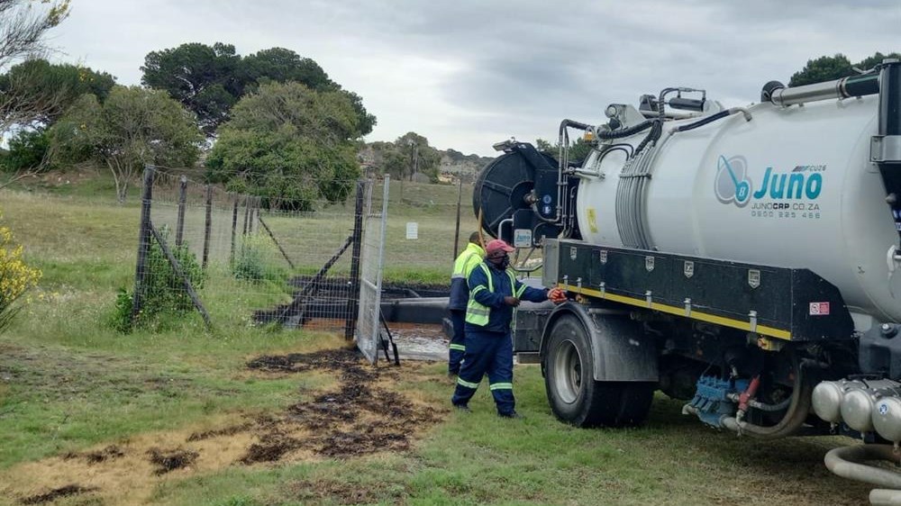 Progress with cleaning up hydrocarbon spill at last | Mossel Bay Advertiser