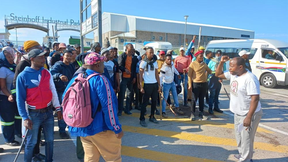 Stand-off at Steinhoff | George Herald