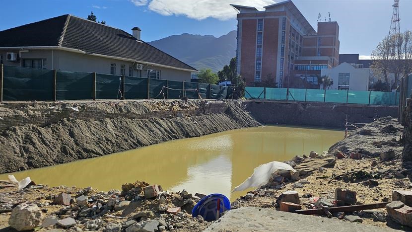 Collapsed Victoria Street building site handed back to owner | George ...