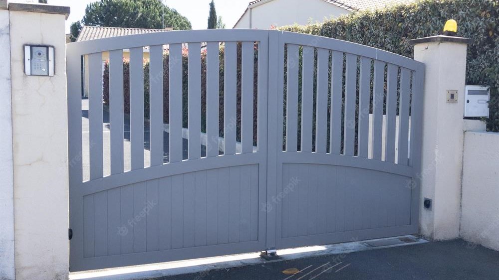 Mind the gate | George Herald