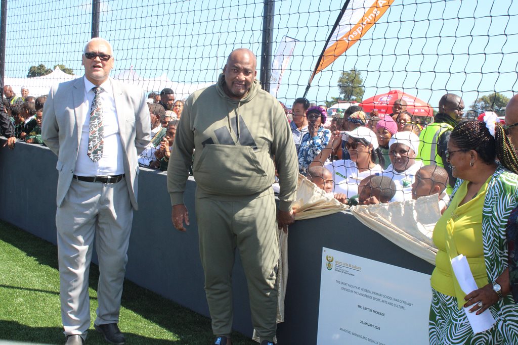 Gayton McKenzie besoek Heidedal Primêre Skool | George Herald