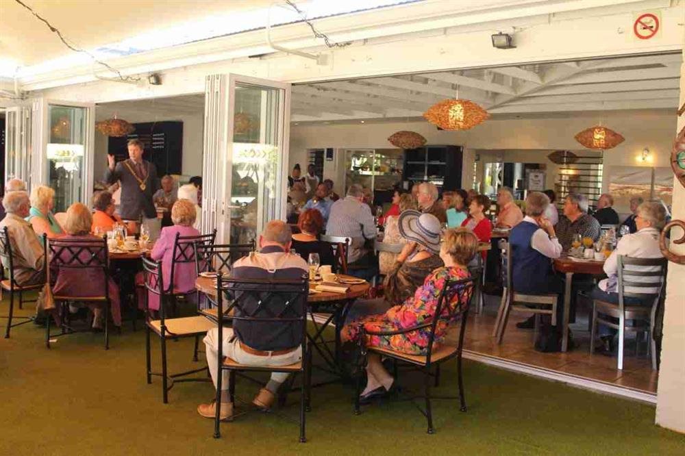 Seniors geniet kuier by tee | Mossel Bay Advertiser