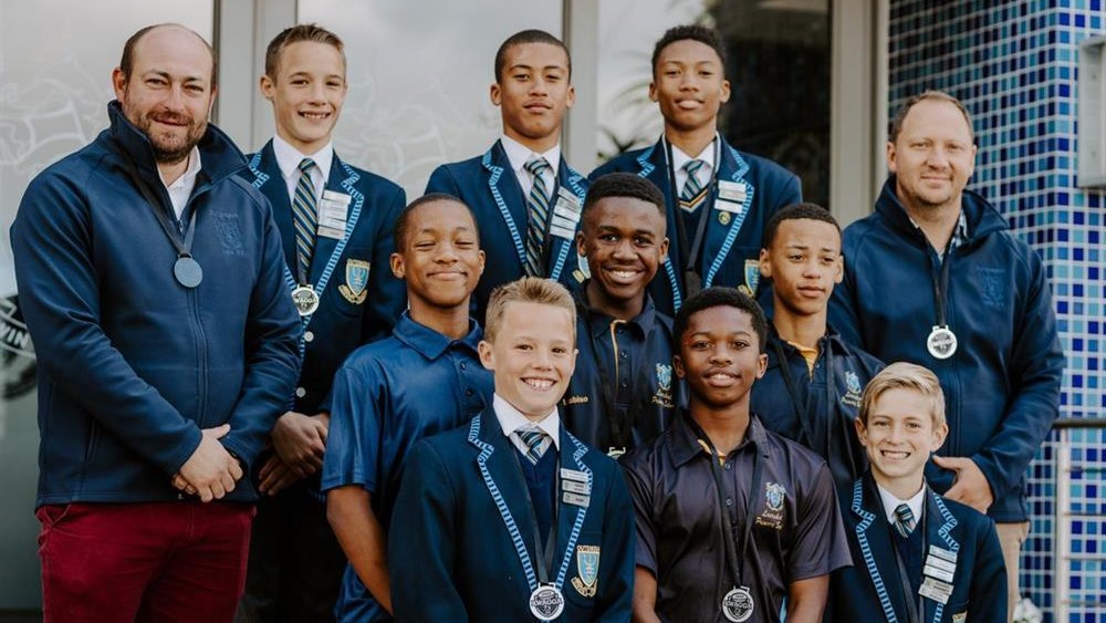 Outies sewes kraai koning | George Herald