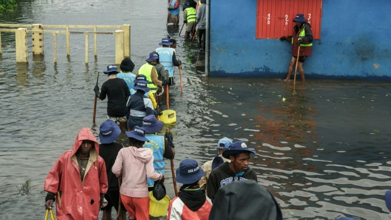 Deadly storm Ana strands tens of thousands in southern Africa | Mossel ...