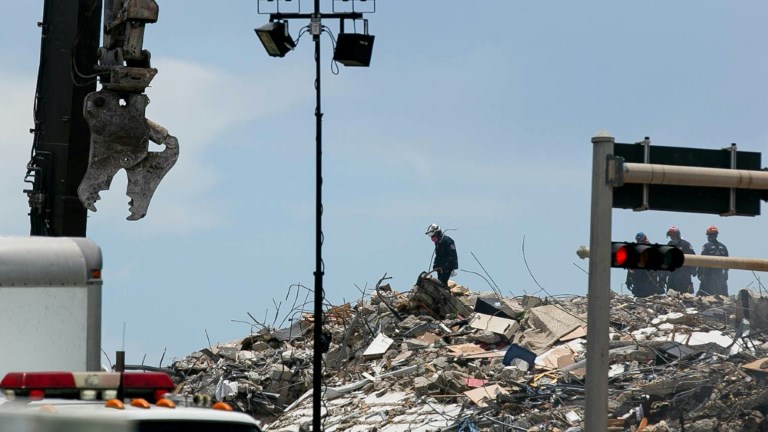 Israeli team reaches Florida building collapse, 156 still missing ...