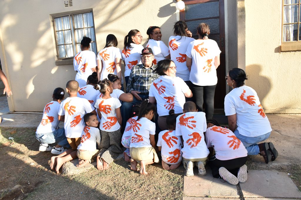 Hands-on celebration for Ouboet’s 90th | Mossel Bay Advertiser