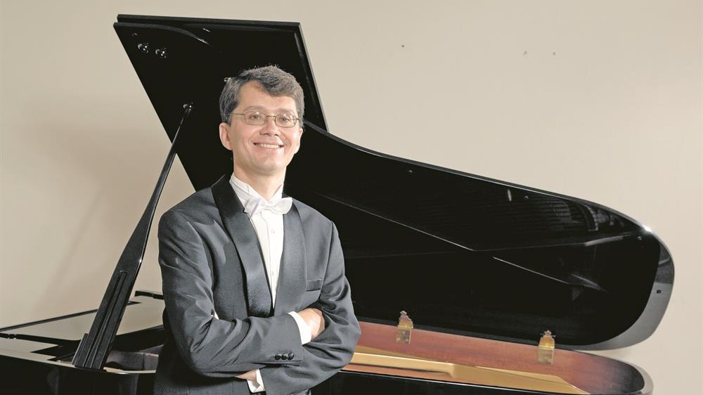 Pianist Pieter Jacobs performs Schumann and Brahms | George Herald