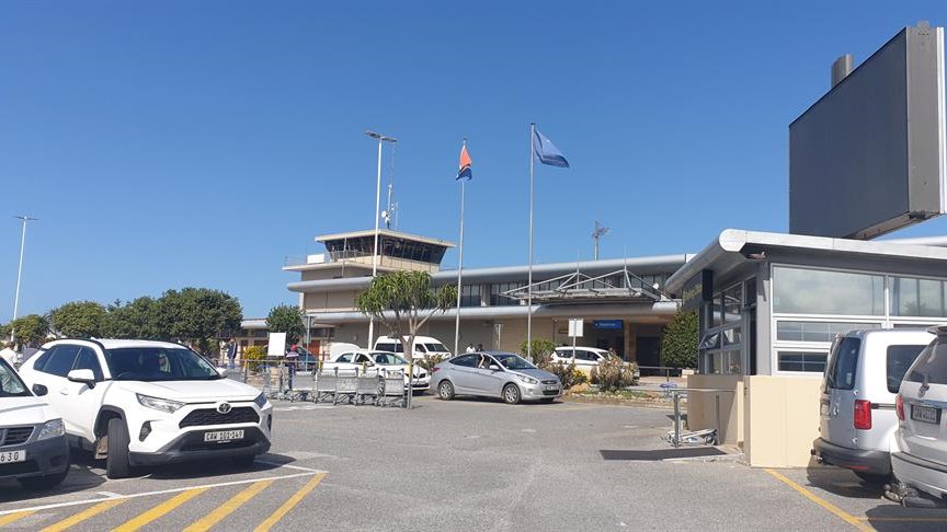 Piper makes belly landing at airport | George Herald