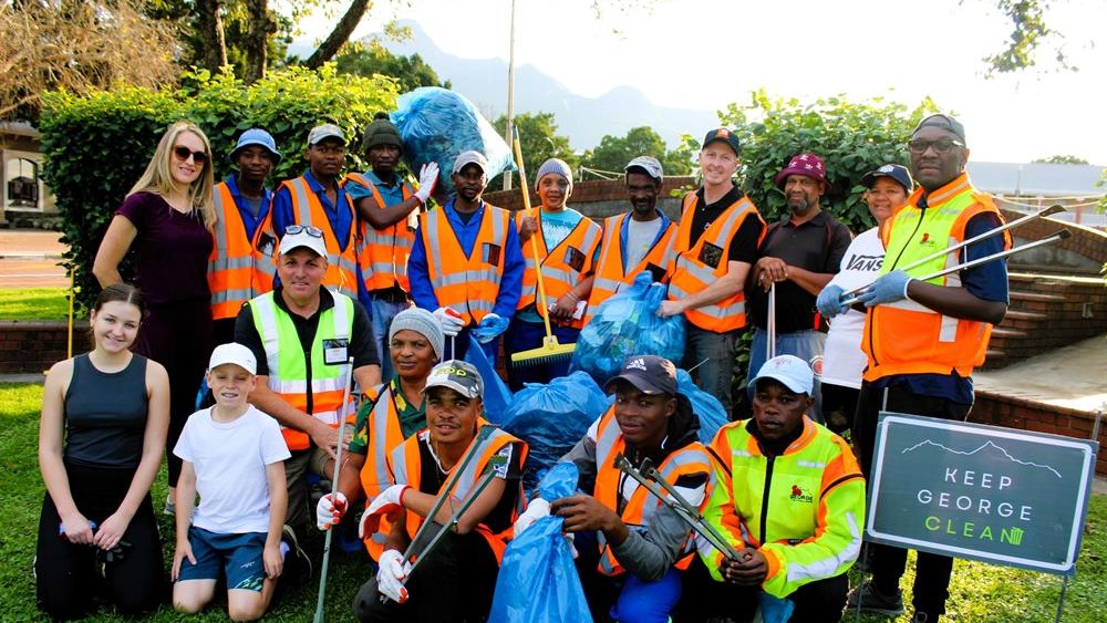 Vele hande maak ligte werk: hou jou werf skoon | George Herald