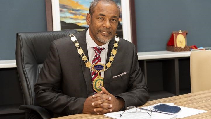Mayor of Knysna still supports beach ban | Knysna-Plett Herald