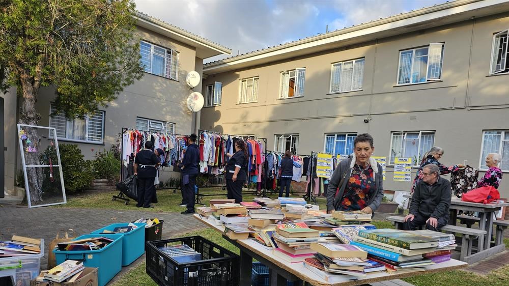 Maandelikse verkoping by JJ Watson | George Herald