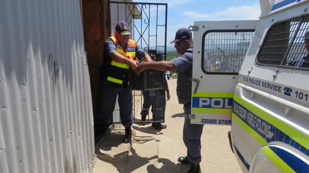 Massive police raids target crime hotspots in Garden Route | Knysna ...