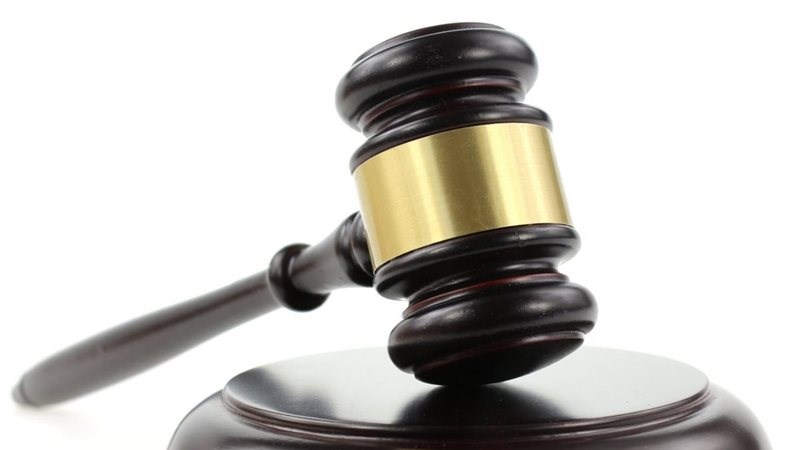 Vrou wat glo verkragting slagoffer (11) se ma aanrand in hof | George ...
