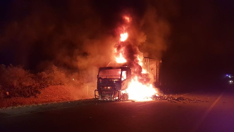 Truck caught fire on N2 | Mossel Bay Advertiser