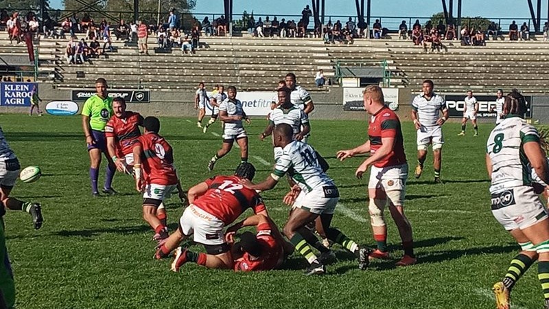 Arende val vas teen Luiperds | George Herald