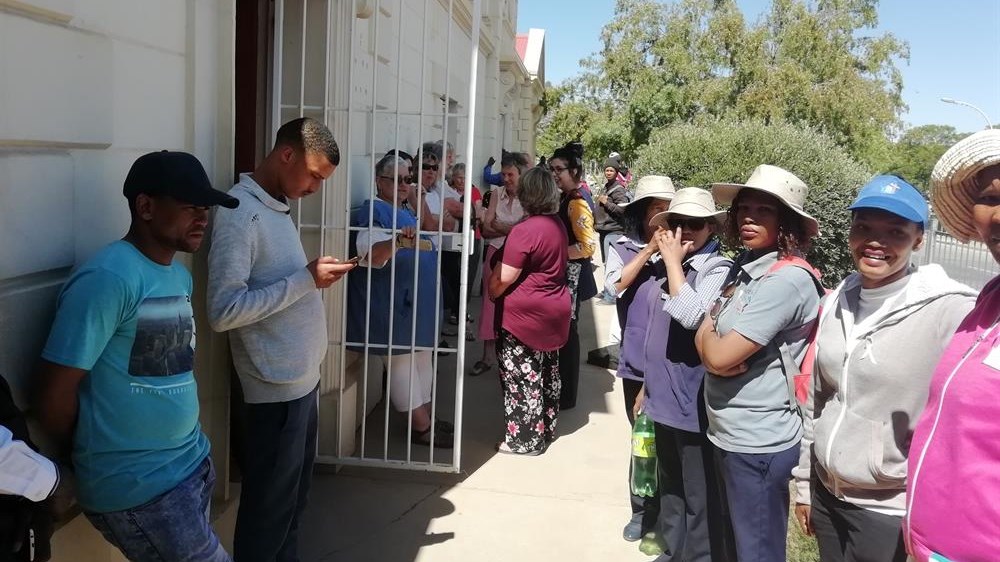 Vroue wys solidariteit teen geweld | George Herald