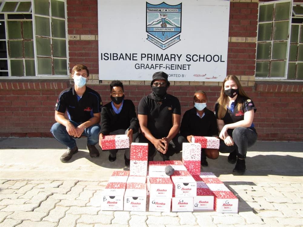 Isibane Primary receives donated shoes | Graaff-Reinet Advertiser