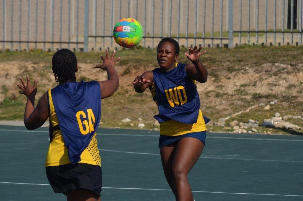 Netball players battle it out to reach league finals | George Herald