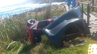 Video footage of four injured in golf cart accident | Mossel Bay Advertiser