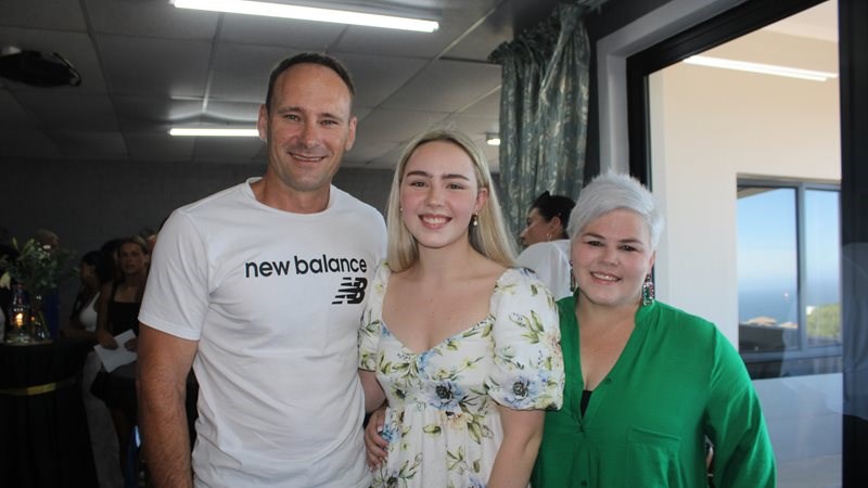 Mienke mik vir medies | Mossel Bay Advertiser