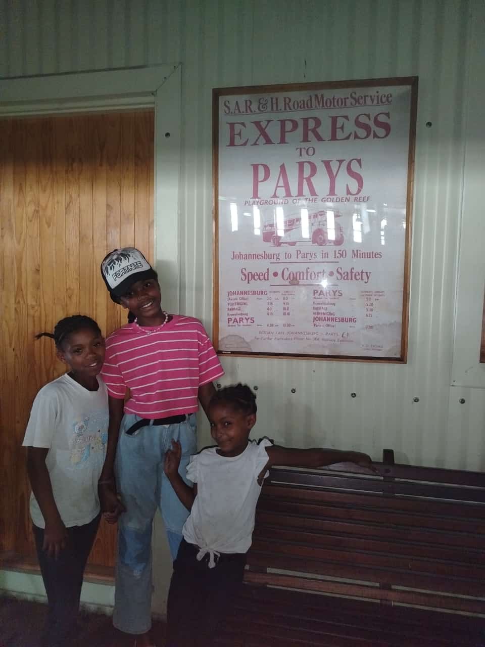 Migals Peaceful Safe House kuier by die Outeniqua Vervoer Museum ...