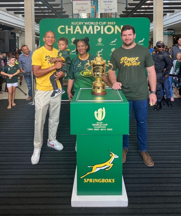 Manie, Marco and Web Ellis trophy draw a crowd | George Herald