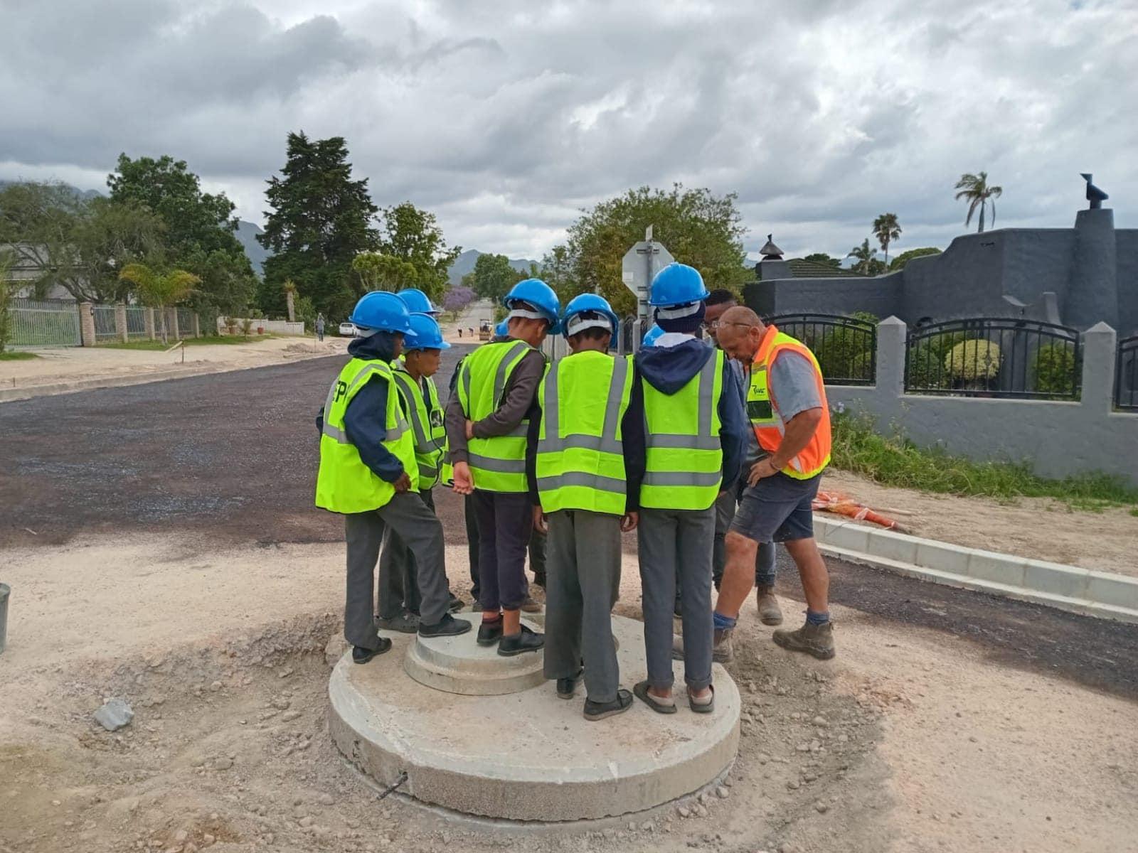 Kretzenhoop Primary learners explore construction with Ruwacon | George ...