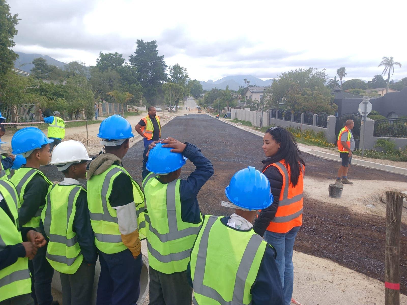Kretzenhoop Primary learners explore construction with Ruwacon | George ...