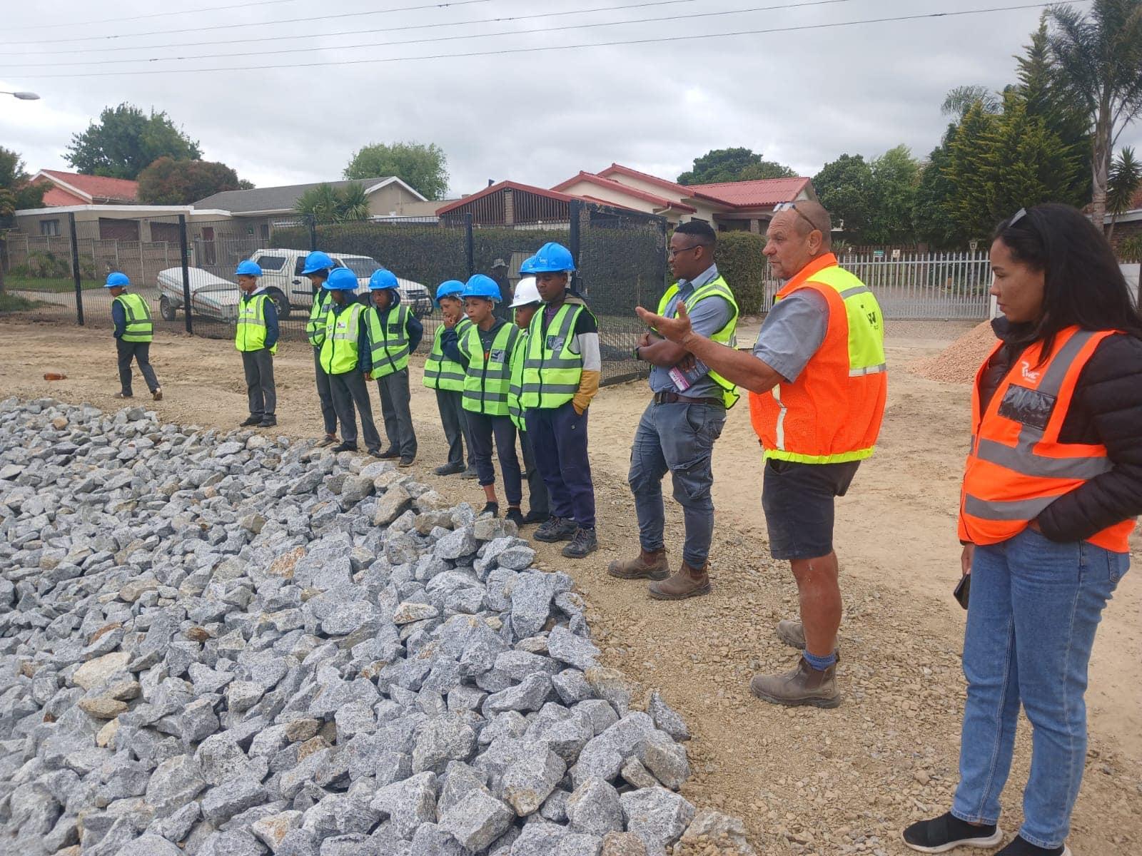 Kretzenhoop Primary learners explore construction with Ruwacon | George ...
