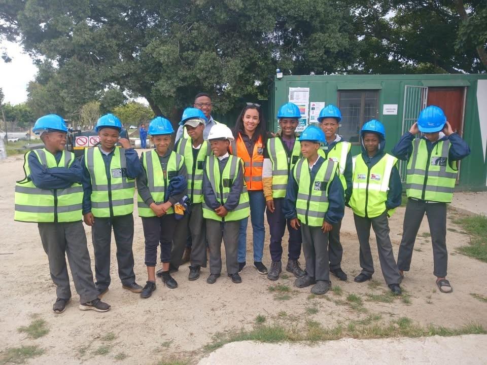 Kretzenhoop Primary learners explore construction with Ruwacon | George ...