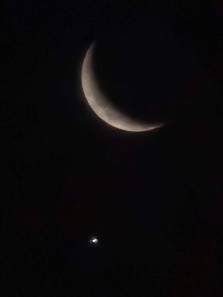 Crescent moon and Venus captured by readers | Mossel Bay Advertiser