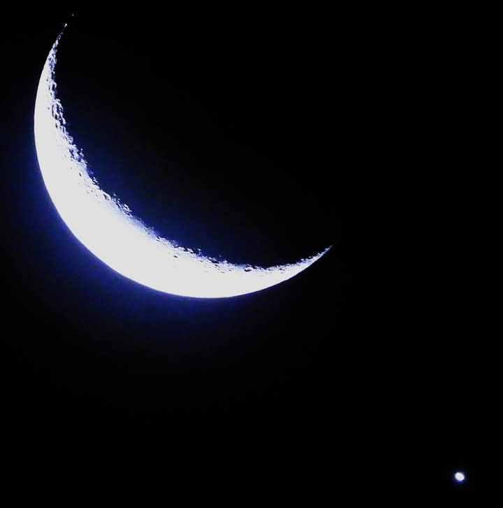 Crescent moon and Venus captured by readers | Mossel Bay Advertiser