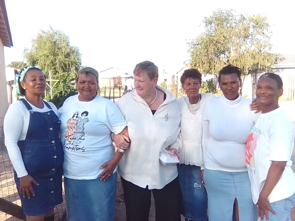 Bejaarde ma's van Rosedale op Moedersdag bederf | George Herald