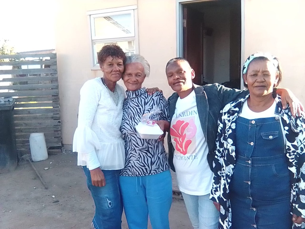 Bejaarde ma's van Rosedale op Moedersdag bederf | George Herald