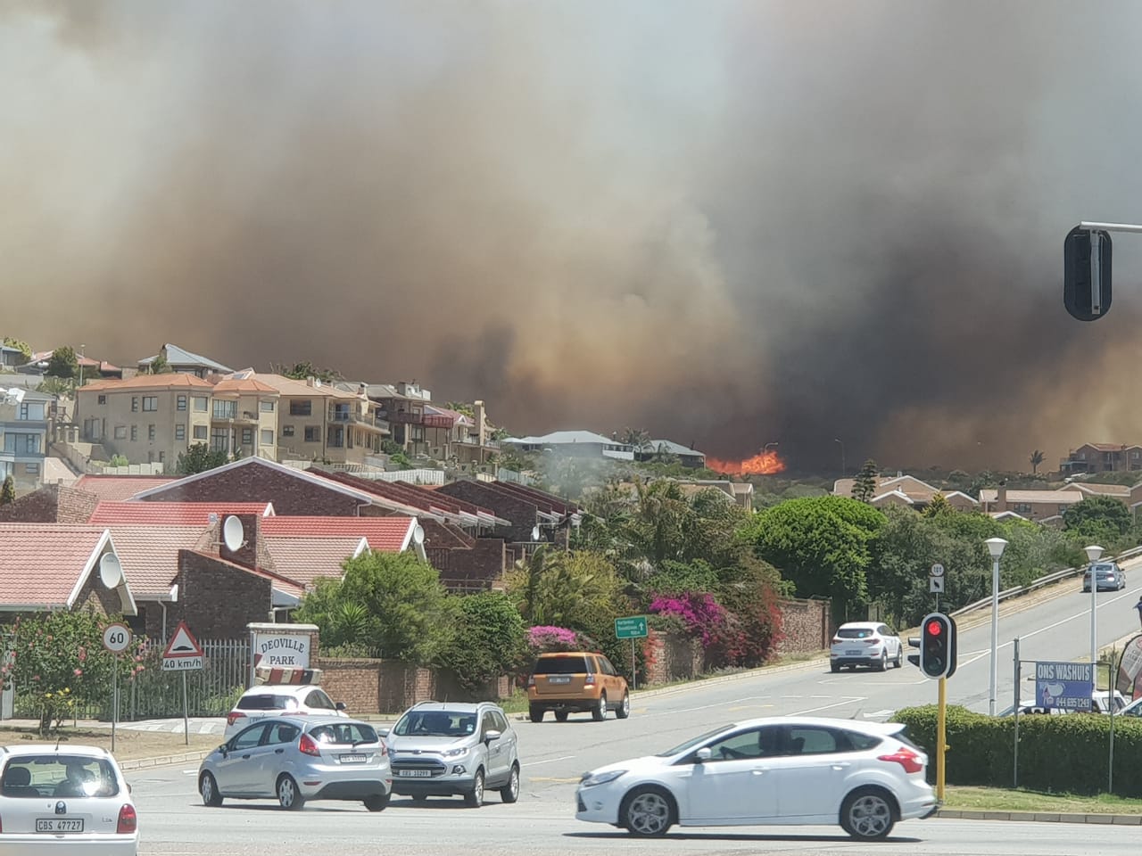 Fire still rages out of control | Mossel Bay Advertiser