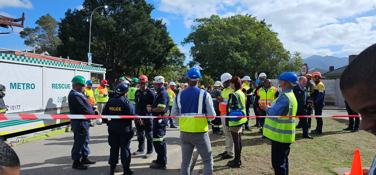 Tiler freed after over 116 hours under rubble | George Herald