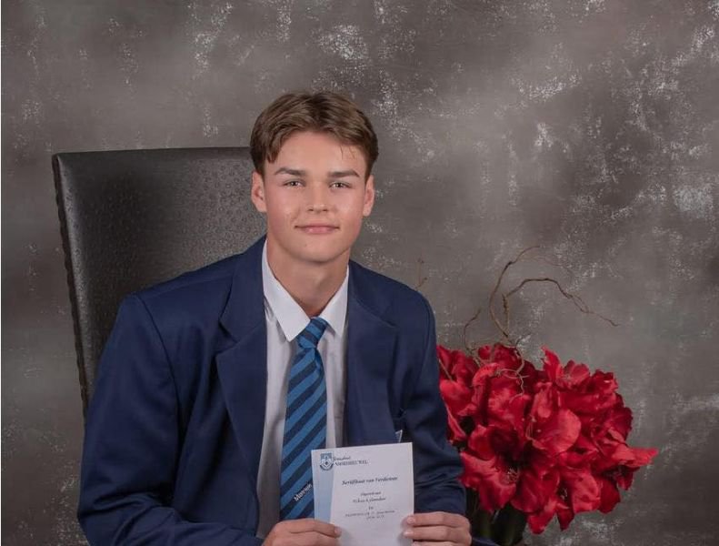 REGSTREEKS - Ons almal is Hannah, ons almal is Rikus | Mossel Bay ...