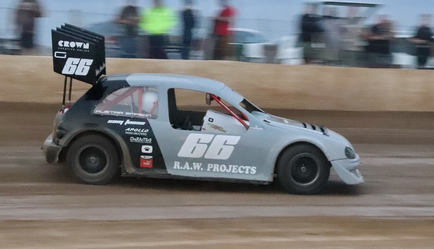 Stof en modder getem | George Herald