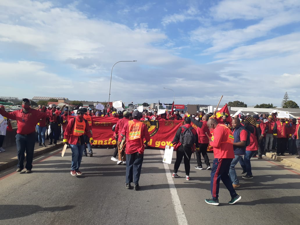 Samwu a wave of red in York Street | George Herald