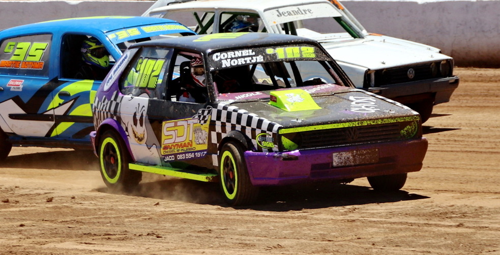 Stof en modder getem | George Herald